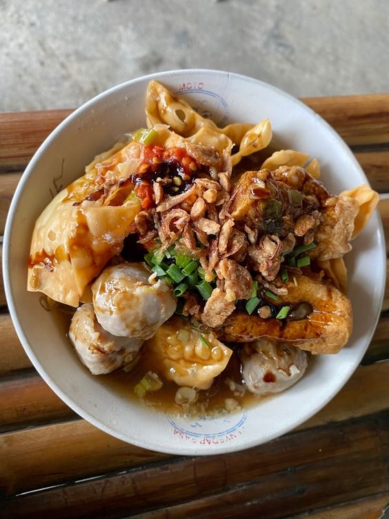 Yuk Cari Tahu Gais ! Perbedaan Bakso Malang Dengan Bakso Biasa.