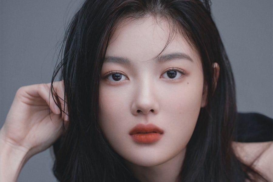 Mengulas Jejak Karir: Biografi dan Perjalanan Kim Yoo Jung - eSatuID