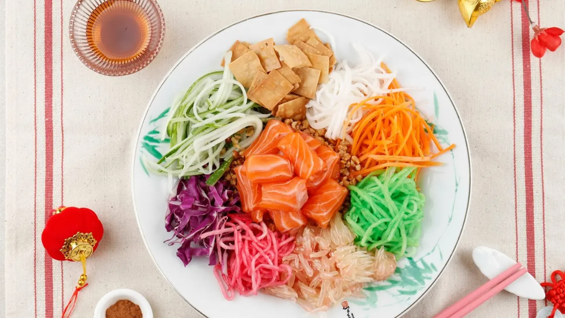 Salad yang Satu Ini Kian Populer di Indonesia: Inilah Resep Yee Sang ...