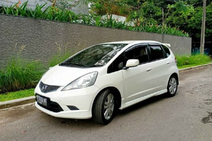 Harga dan Spesifikasi Honda Jazz RS 2010, Mobil Langka dan Masih Banyak Peminat - eSatuID
