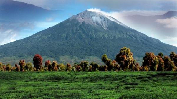Memperkenalkan Keindahan Taman Nasional Gunung Ciremai: Destinasi Wisata di Kaki Pegunungan Jawa ...