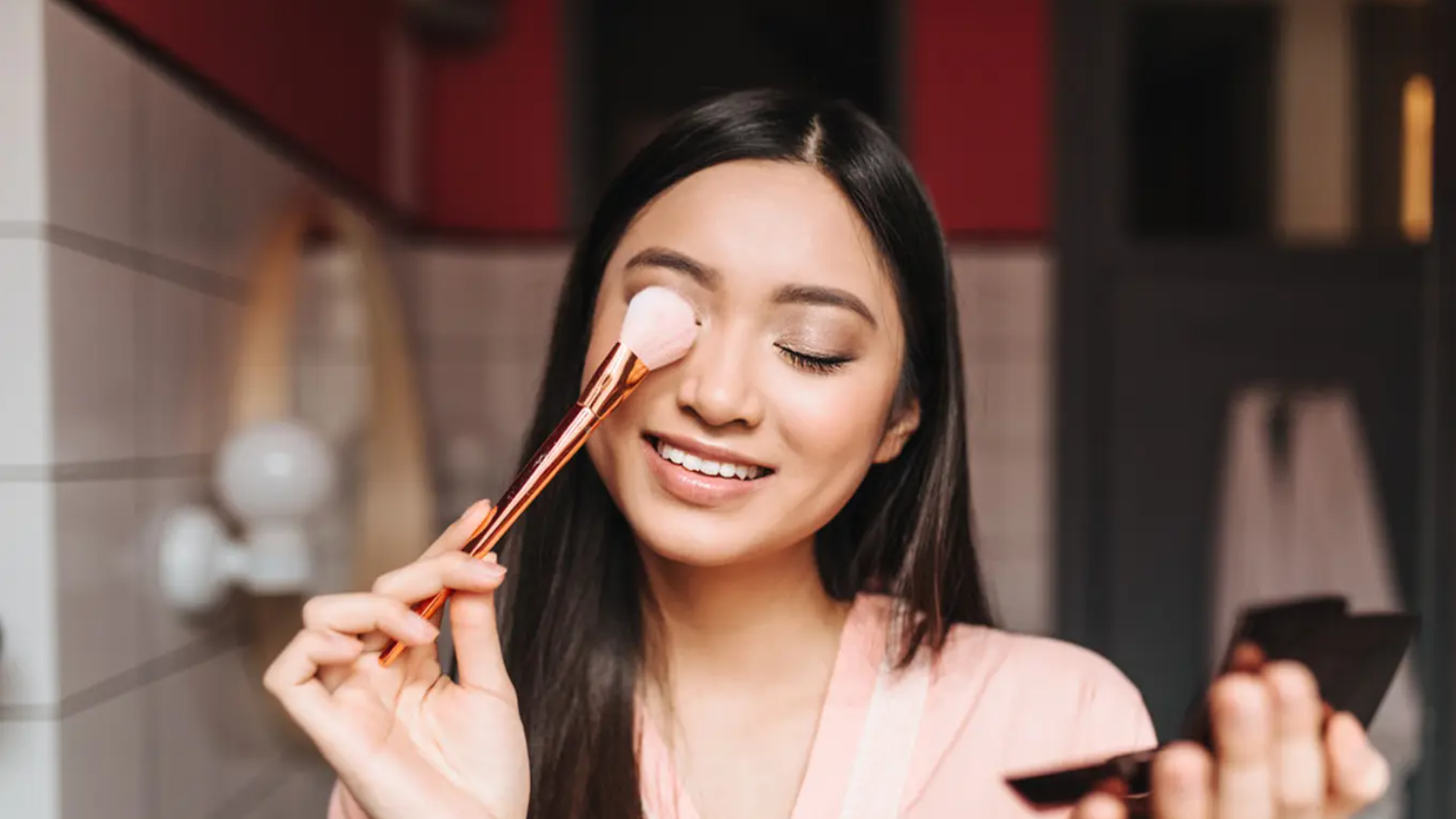 Eksfoliasi dan Pemakaian Primer adalah Wajib: Inilah 5 Cara Membuat Makeup Tahan Lama untuk ...