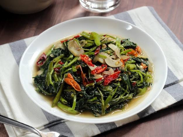 Simak! Cara Membuat Oseng-Oseng Kangkung Pedas Manis yang Lezat - eSatuID Simak! Cara Membuat Oseng-Oseng Kangkung Pedas Manis yang Lezat - eSatuID